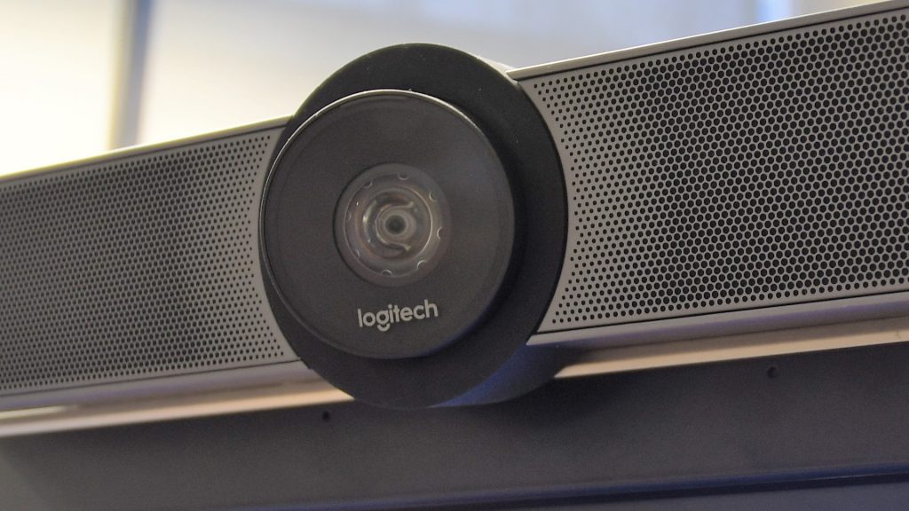 Monster Connect | Teleconference อย่างไรกังวล ด้วยกล้อง Logitech Meetup